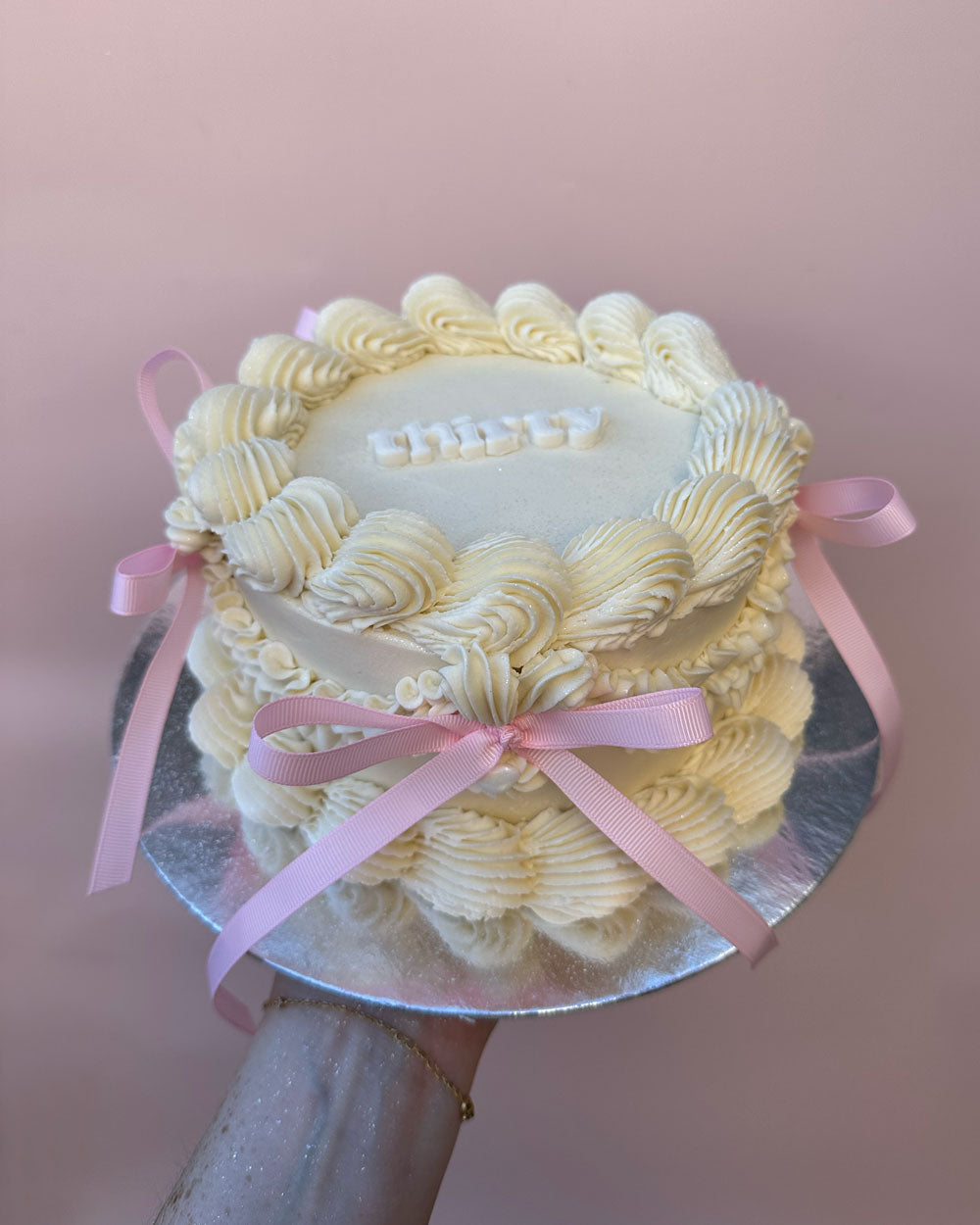 Giftable Mini Vintage Round Cake - Melbourne | Yummelia